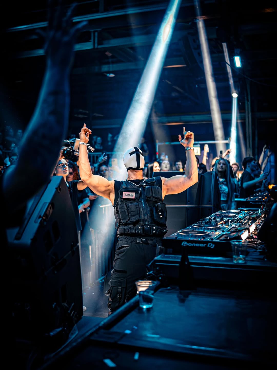 Holy Priest live @ Schaffhausen | The Holy Shit Show | Techno Music World